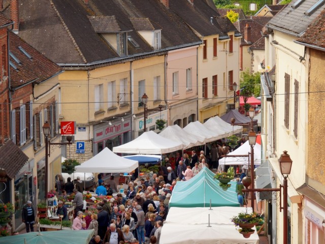 Weekmarkt Toucy - Bourgondië Toerist