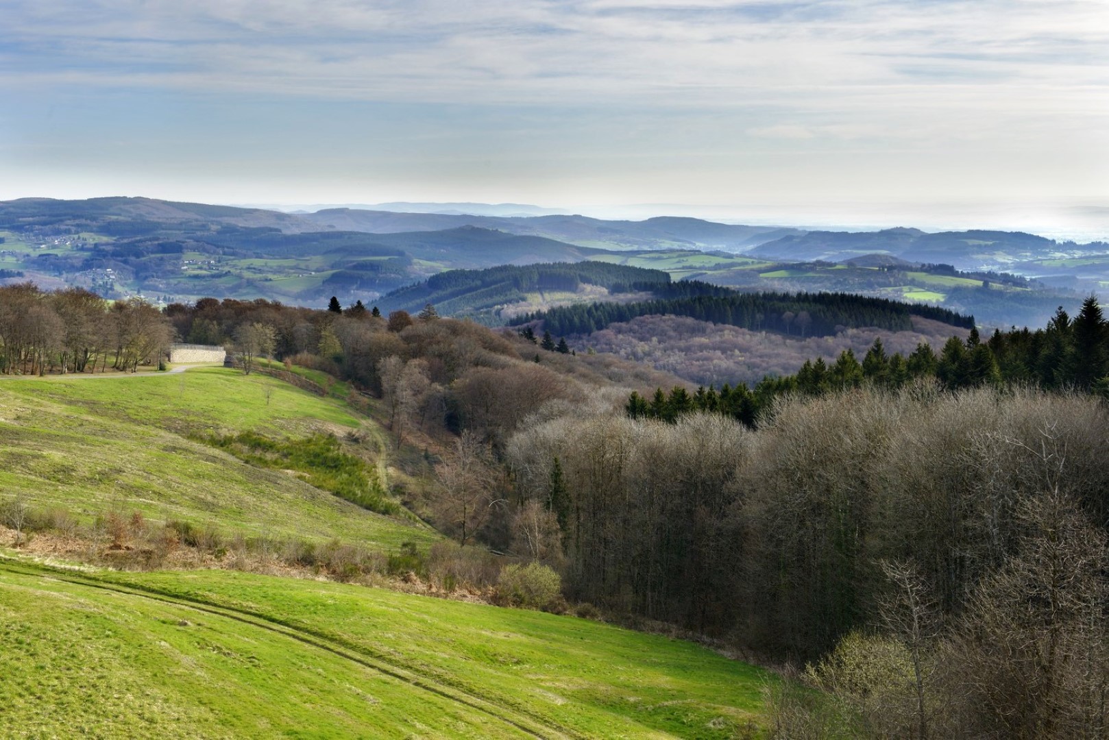 Wandelroute Opgravingen versterkingen Bibracte - Wandelen in de Morvan ...