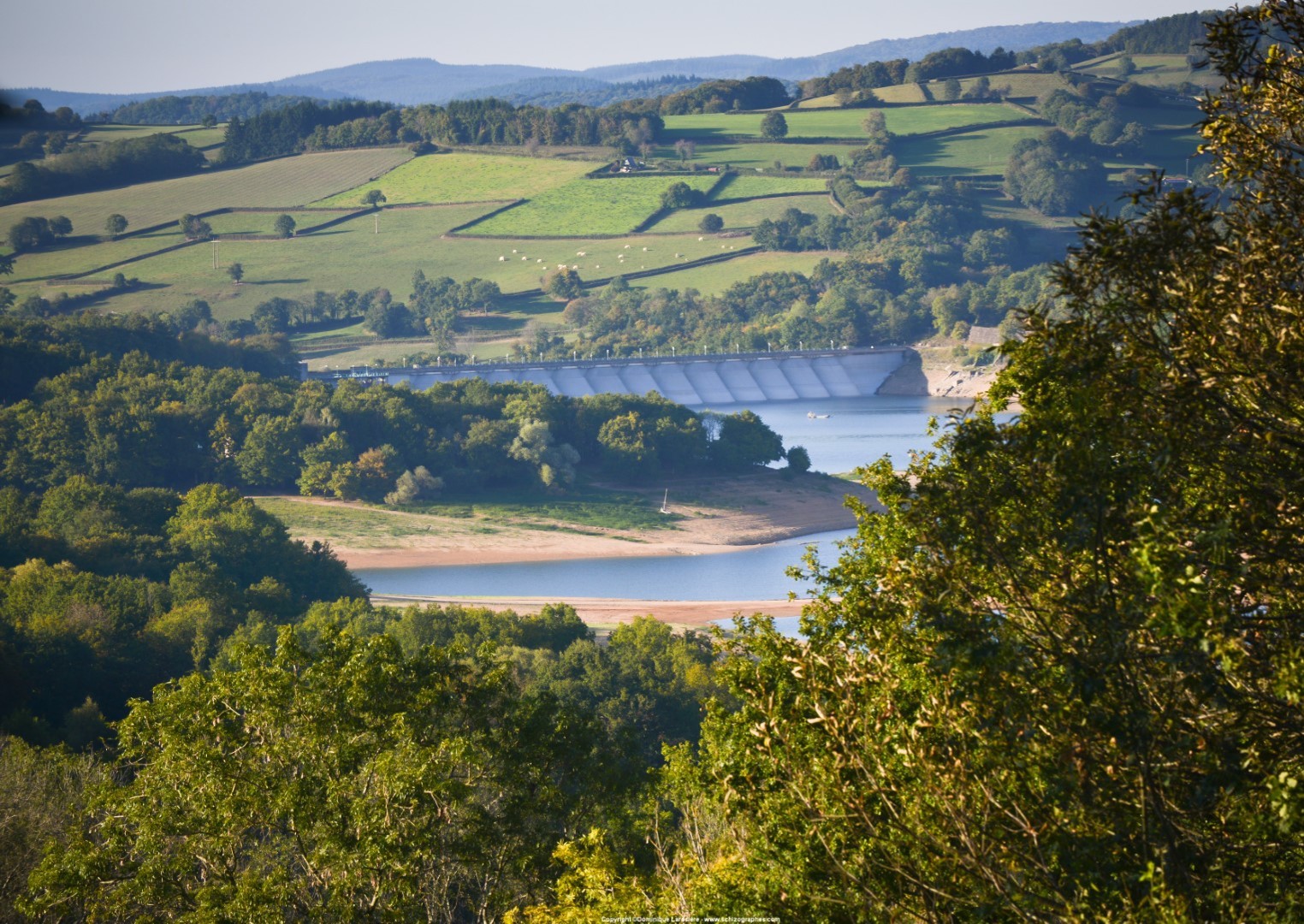 Wandelroute Kleine Meer van Pannecière - Wandelen in de Morvan in ...